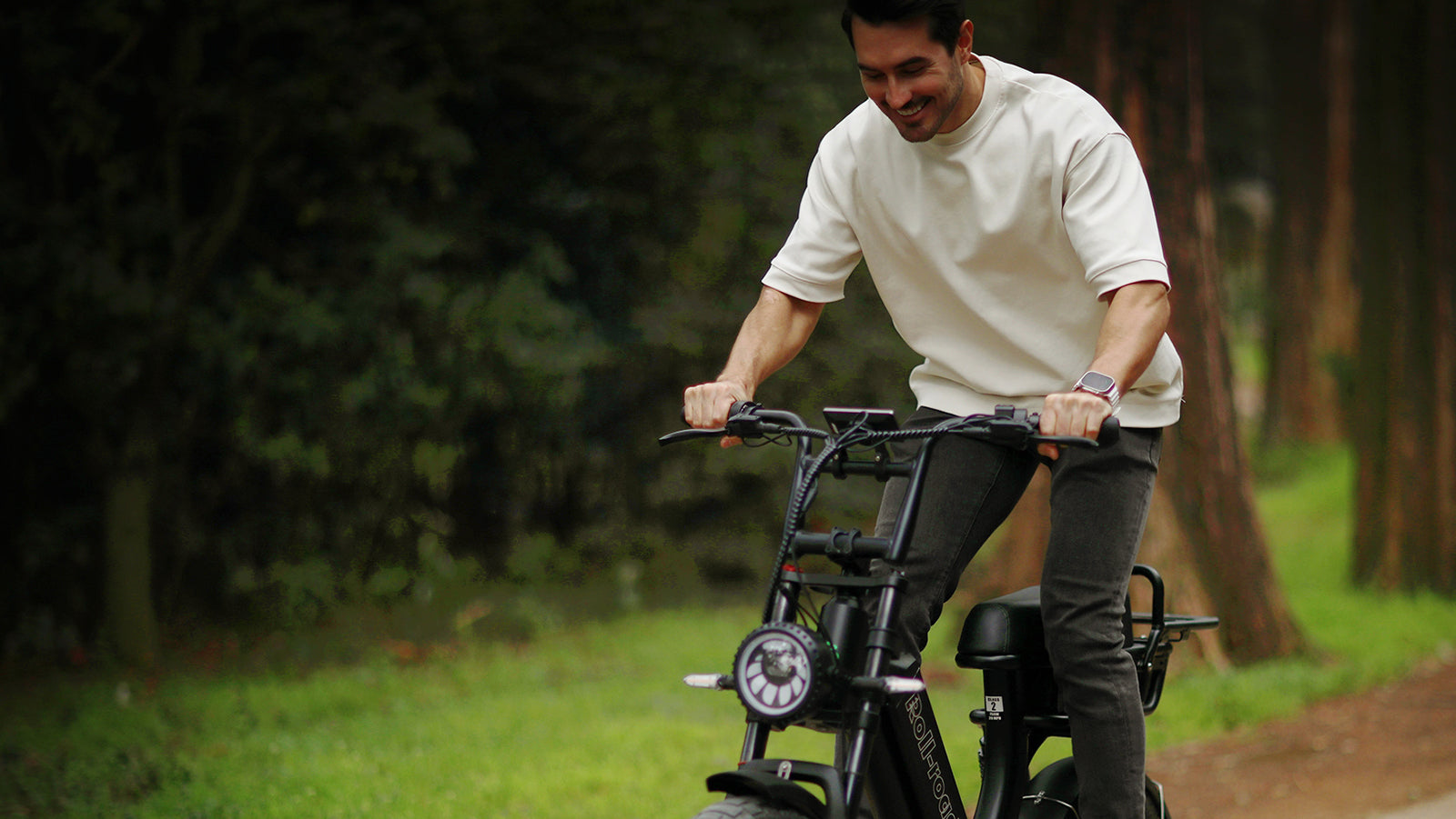 Moped-style Ebike | Roll Road Ebikes